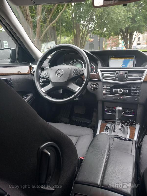 Melns Mercedes-Benz E-Class 2010 Tallina, ar dzinēja tilpumu 2.10 L un nobraukumu 374 tūkst. km par 8400 €, foto 4 vietnē AUTOMOTO.COM.LV