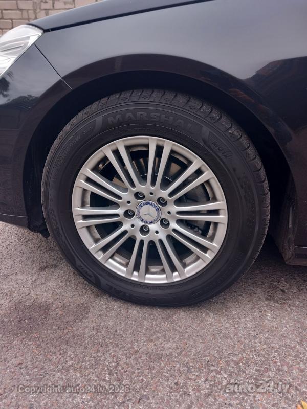 Melns Mercedes-Benz E-Class 2010 Tallina, ar dzinēja tilpumu 2.10 L un nobraukumu 374 tūkst. km par 8400 €, foto 10 vietnē AUTOMOTO.COM.LV