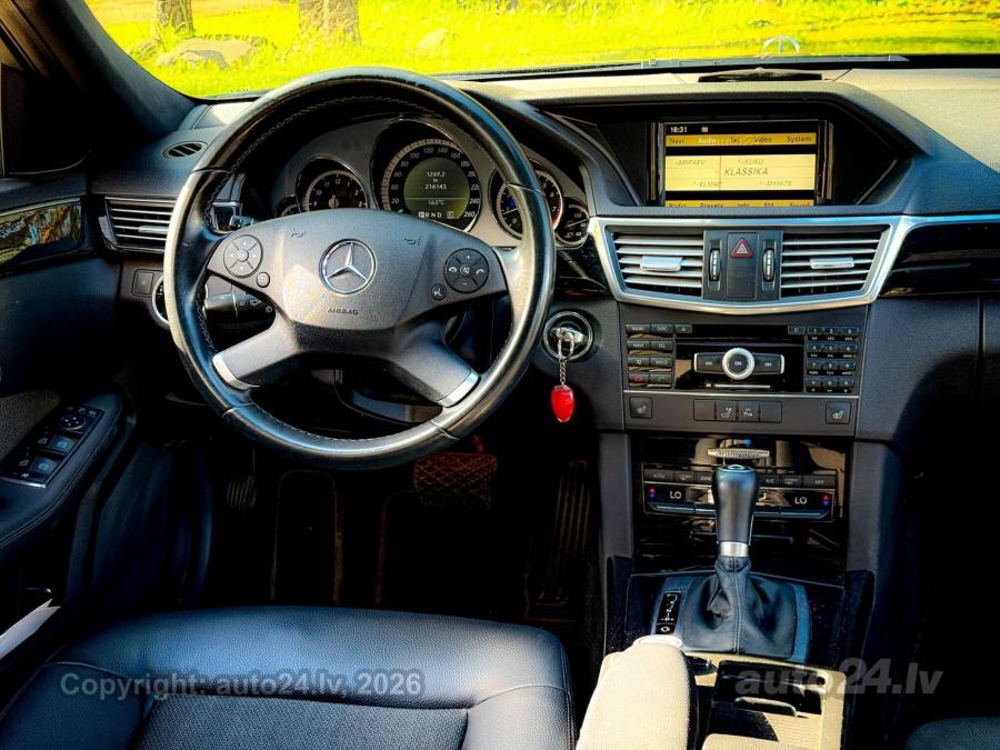 Melns Mercedes-Benz E-Class 2010 Tallina, ar dzinēja tilpumu 1.80 L un nobraukumu 216 tūkst. km par 9900 €, foto 13 vietnē AUTOMOTO.COM.LV
