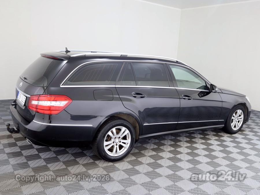 Melns Mercedes-Benz E-Class 2010 Tallina, ar dzinēja tilpumu 3.00 L un nobraukumu 322 tūkst. km par 4499 €, foto 4 vietnē AUTOMOTO.COM.LV