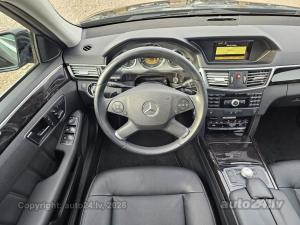 Black Mercedes-Benz E-Class 2012 in Tartu, with an engine capacity of 3.00 L and mileage of 262 thousand km for 9990 €, photo 8 on AUTOMOTO.COM.LV