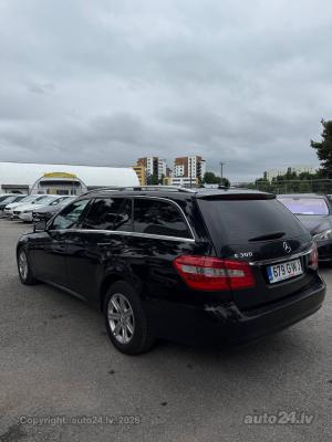 Black Mercedes-Benz E-Class 2012 in Tallinn, with an engine capacity of 2.10 L and mileage of 296 thousand km for 6999 €, photo 4 on AUTOMOTO.COM.LV