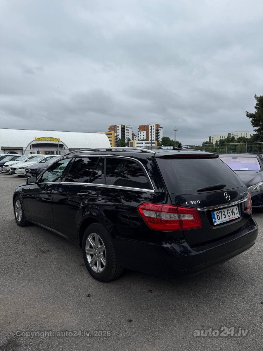 Black Mercedes-Benz E-Class 2012 in Tallinn, with an engine capacity of 2.10 L and mileage of 296 thousand km for 6999 €, photo 4 on AUTOMOTO.COM.LV