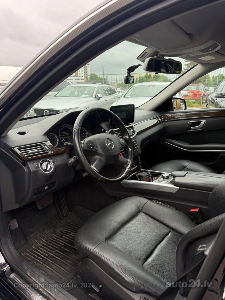 Black Mercedes-Benz E-Class 2012 in Tallinn, with an engine capacity of 2.10 L and mileage of 296 thousand km for 6999 €, photo 12 on AUTOMOTO.COM.LV