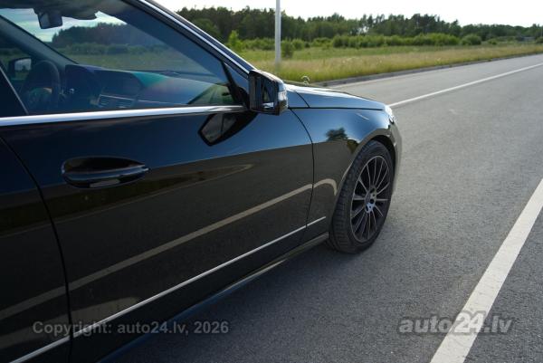Melns Mercedes-Benz E-Class 2012 Tallina, ar dzinēja tilpumu 3.00 L un nobraukumu 385 tūkst. km par 8700 €, foto 5 vietnē AUTOMOTO.COM.LV