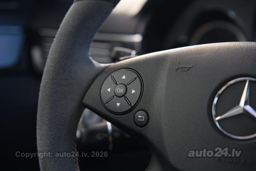 Melns Mercedes-Benz E-Class 2012 Tallina, ar dzinēja tilpumu 3.00 L un nobraukumu 385 tūkst. km par 8700 €, foto 17 vietnē AUTOMOTO.COM.LV