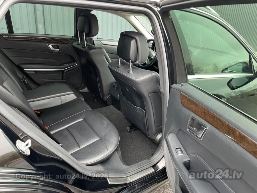 Melns Mercedes-Benz E-Class 2013 Tallina, ar dzinēja tilpumu 2.10 L un nobraukumu 255 tūkst. km par 12900 €, foto 9 vietnē AUTOMOTO.COM.LV