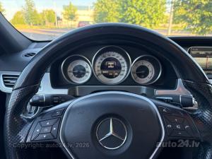Melns Mercedes-Benz E-Class 2013 Tallina, ar dzinēja tilpumu 2.10 L un nobraukumu 369 tūkst. km par 9500 €, foto 13 vietnē AUTOMOTO.COM.LV