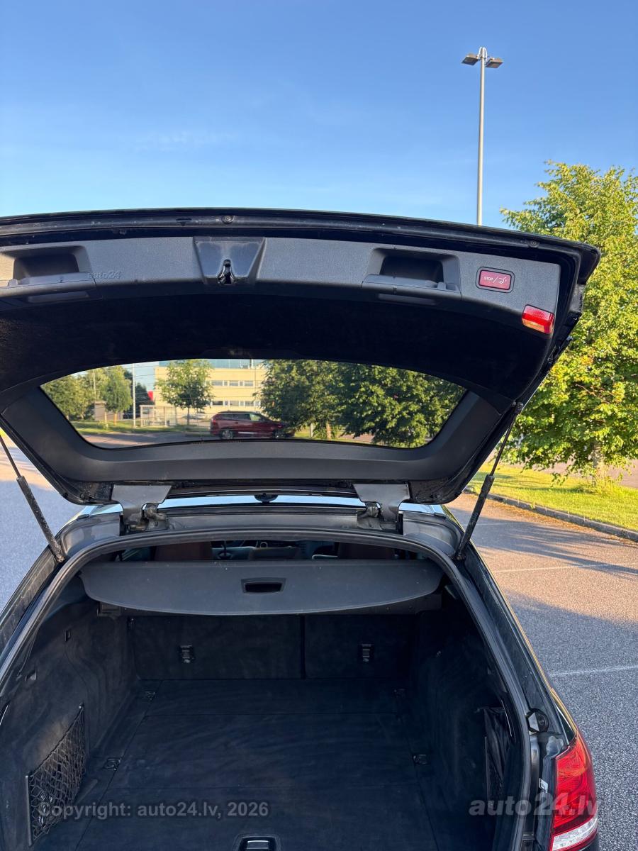 Melns Mercedes-Benz E-Class 2013 Tallina, ar dzinēja tilpumu 2.10 L un nobraukumu 369 tūkst. km par 9500 €, foto 20 vietnē AUTOMOTO.COM.LV