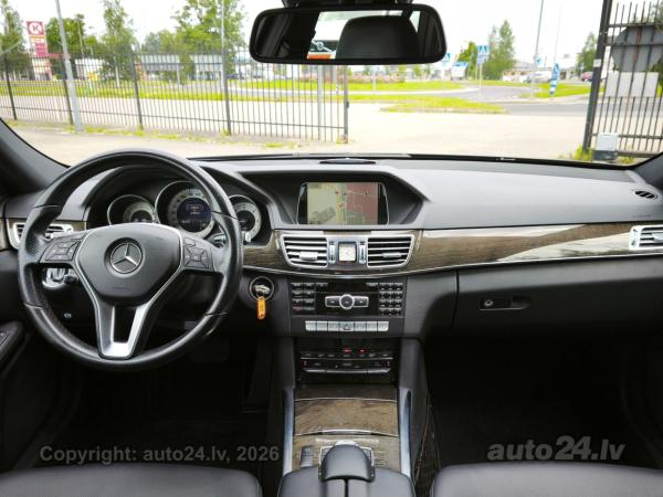 Melns Mercedes-Benz E-Class 2013 Tartu, ar dzinēja tilpumu 2.10 L un nobraukumu 271 tūkst. km par 11490 €, foto 4 vietnē AUTOMOTO.COM.LV