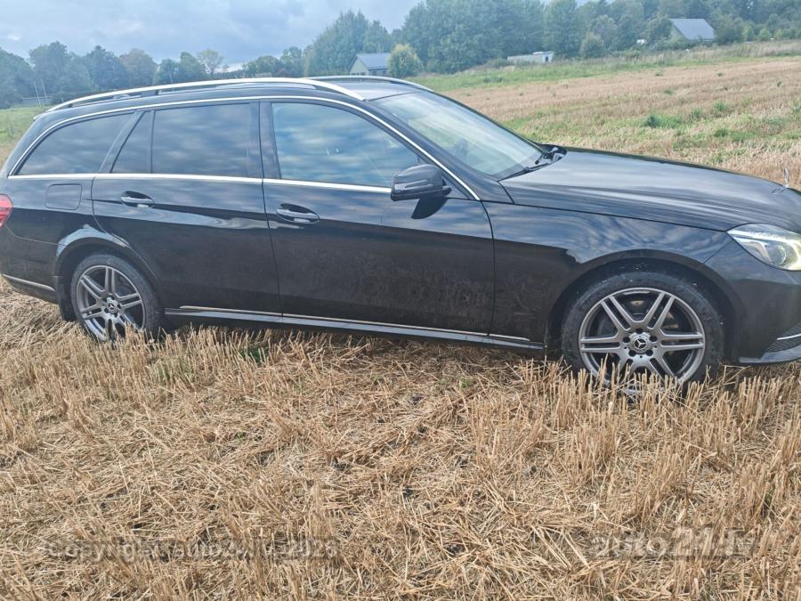 Melns Mercedes-Benz E-Class 2013 Tallina, ar dzinēja tilpumu 2.10 L un nobraukumu 255 tūkst. km par 13850 €, foto 4 vietnē AUTOMOTO.COM.LV