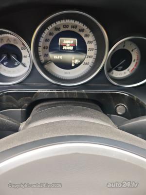 Melns Mercedes-Benz E-Class 2013 Tallina, ar dzinēja tilpumu 2.10 L un nobraukumu 255 tūkst. km par 13850 €, foto 7 vietnē AUTOMOTO.COM.LV
