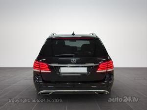Black Mercedes-Benz E-Class 2014 in Parnu, with an engine capacity of 3.00 L and mileage of 265 thousand km for 13990 €, photo 5 on AUTOMOTO.COM.LV