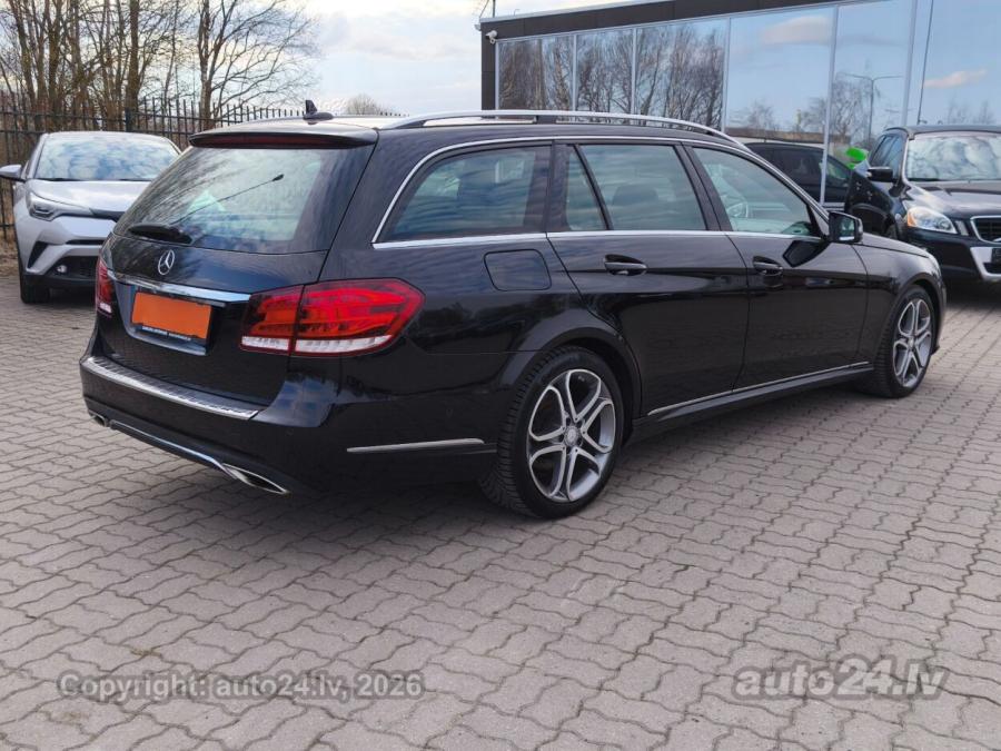 Black Mercedes-Benz E-Class 2014 in Tartu, with an engine capacity of 3.00 L and mileage of 220 thousand km for 13990 €, photo 7 on AUTOMOTO.COM.LV