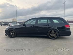Black Mercedes-Benz E-Class 2015 in Tallinn, with an engine capacity of 4.70 L and mileage of 294 thousand km for 14900 €, photo 3 on AUTOMOTO.COM.LV