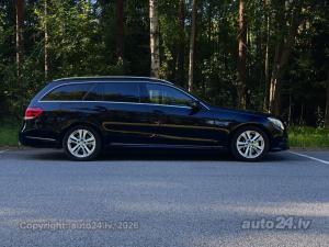 Black Mercedes-Benz E-Class 2015 in Tallinn, with an engine capacity of 2.10 L and mileage of 279 thousand km for 9990 €, photo 7 on AUTOMOTO.COM.LV