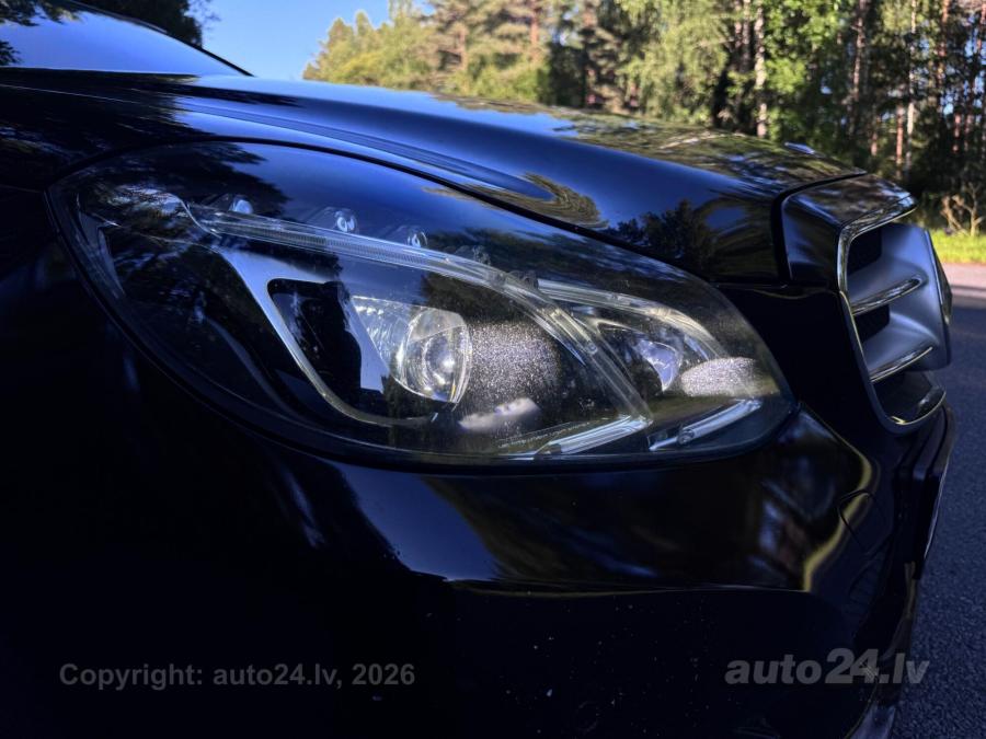 Black Mercedes-Benz E-Class 2015 in Tallinn, with an engine capacity of 2.10 L and mileage of 279 thousand km for 9990 €, photo 11 on AUTOMOTO.COM.LV