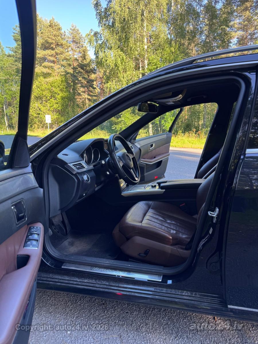 Black Mercedes-Benz E-Class 2015 in Tallinn, with an engine capacity of 2.10 L and mileage of 279 thousand km for 9990 €, photo 12 on AUTOMOTO.COM.LV
