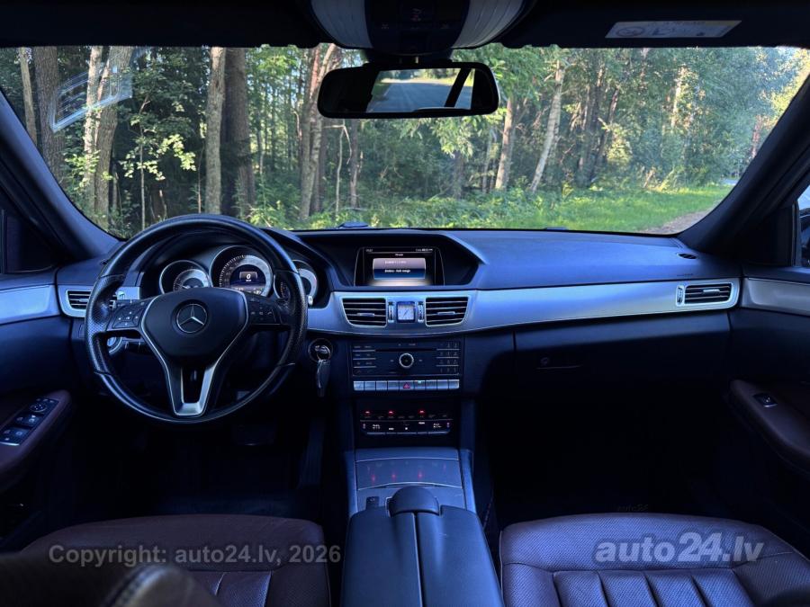 Black Mercedes-Benz E-Class 2015 in Tallinn, with an engine capacity of 2.10 L and mileage of 279 thousand km for 9990 €, photo 18 on AUTOMOTO.COM.LV