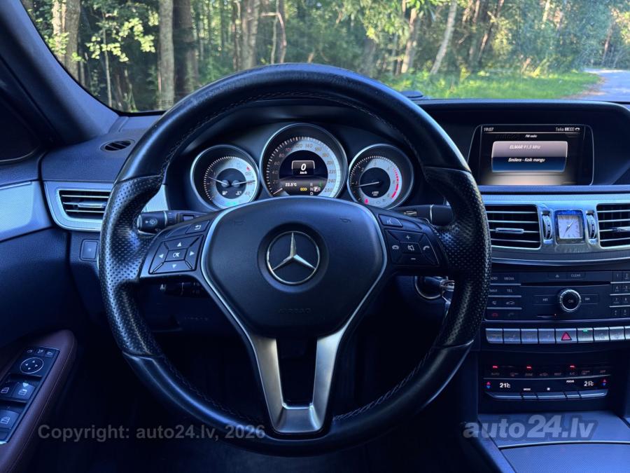 Black Mercedes-Benz E-Class 2015 in Tallinn, with an engine capacity of 2.10 L and mileage of 279 thousand km for 9990 €, photo 19 on AUTOMOTO.COM.LV