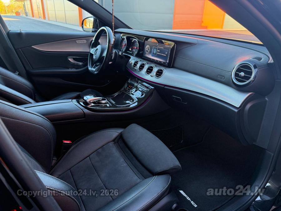 Melns Mercedes-Benz E-Class 2016 Kuresāre, ar dzinēja tilpumu 2.00 L un nobraukumu 283 tūkst. km par 20500 €, foto 16 vietnē AUTOMOTO.COM.LV