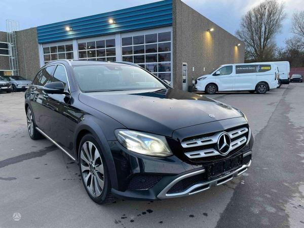 Melns Mercedes-Benz E-Class 2017 Kauņa, ar dzinēja tilpumu 1.95 L un nobraukumu 265 tūkst. km par 17950 €, foto 1 vietnē AUTOMOTO.COM.LV
