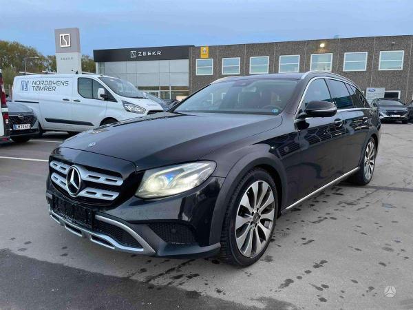 Melns Mercedes-Benz E-Class 2017 Kauņa, ar dzinēja tilpumu 1.95 L un nobraukumu 265 tūkst. km par 17950 €, foto 5 vietnē AUTOMOTO.COM.LV