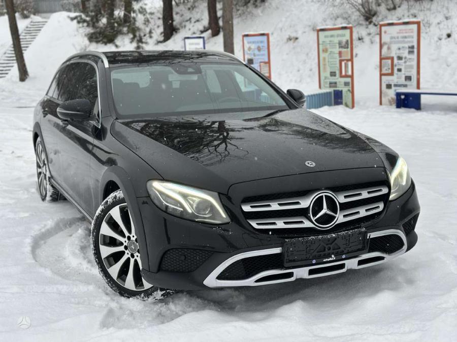 Melns Mercedes-Benz E-Class 2017 Kauņa, ar dzinēja tilpumu 1.95 L un nobraukumu 267 tūkst. km par 17950 €, foto 1 vietnē AUTOMOTO.COM.LV