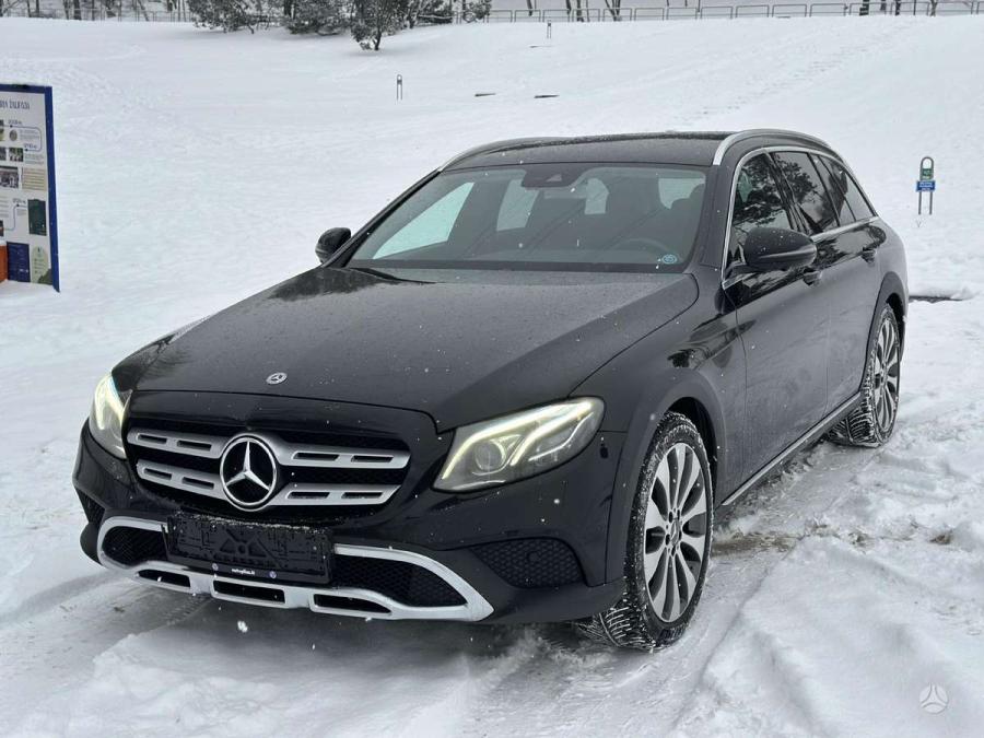 Melns Mercedes-Benz E-Class 2017 Kauņa, ar dzinēja tilpumu 1.95 L un nobraukumu 267 tūkst. km par 17950 €, foto 8 vietnē AUTOMOTO.COM.LV
