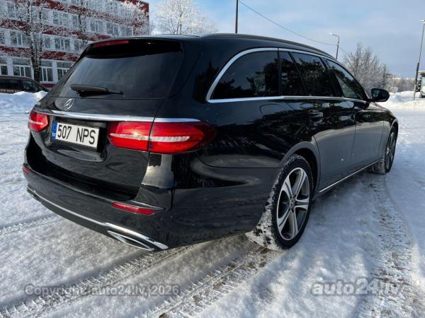 Black Mercedes-Benz E-Class 2017 in Tallinn, with an engine capacity of 2.00 L and mileage of 175 thousand km for 18900 €, photo 4 on AUTOMOTO.COM.LV