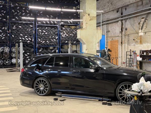 Melns Mercedes-Benz E-Class 2017 Rīga, ar dzinēja tilpumu 3.00 L un nobraukumu 202 tūkst. km par 19000 €, foto 5 vietnē AUTOMOTO.COM.LV