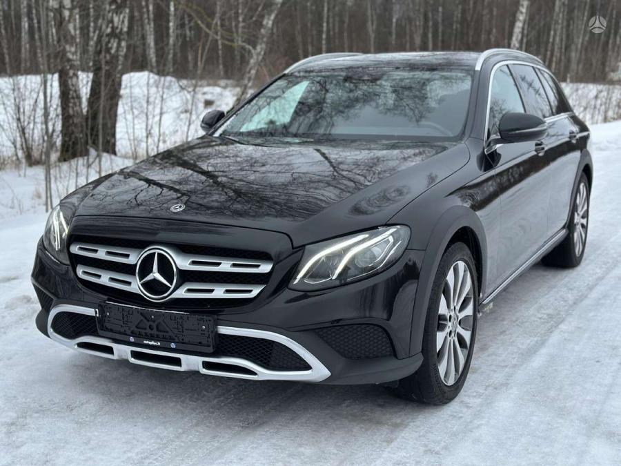 Melns Mercedes-Benz E-Class 2017 Kauņa, ar dzinēja tilpumu 2.20 L un nobraukumu 242 tūkst. km par 17950 €, foto 5 vietnē AUTOMOTO.COM.LV