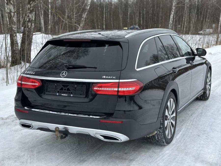 Melns Mercedes-Benz E-Class 2017 Kauņa, ar dzinēja tilpumu 2.20 L un nobraukumu 242 tūkst. km par 17950 €, foto 2 vietnē AUTOMOTO.COM.LV