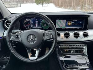 Melns Mercedes-Benz E-Class 2017 Kauņa, ar dzinēja tilpumu 2.20 L un nobraukumu 242 tūkst. km par 17950 €, foto 3 vietnē AUTOMOTO.COM.LV