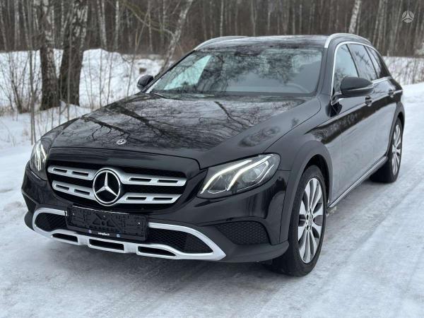 Black Mercedes-Benz E-Class 2017 in Kaunas, with an engine capacity of 2.20 L and mileage of 242 thousand km for 17950 €, photo 5 on AUTOMOTO.COM.LV