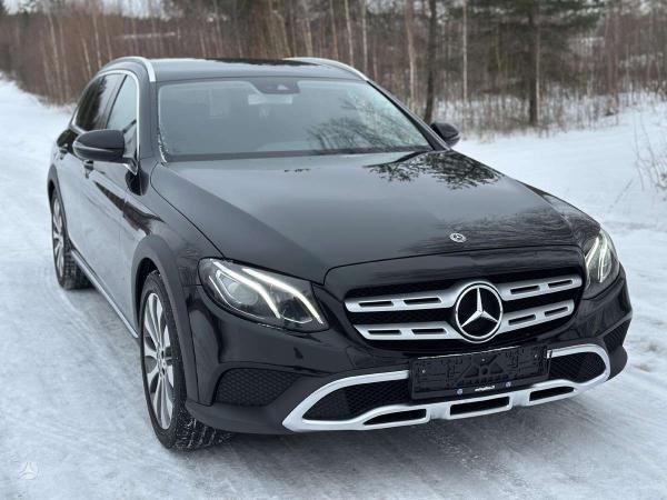 Black Mercedes-Benz E-Class 2017 in Kaunas, with an engine capacity of 2.20 L and mileage of 242 thousand km for 17950 €, photo 8 on AUTOMOTO.COM.LV