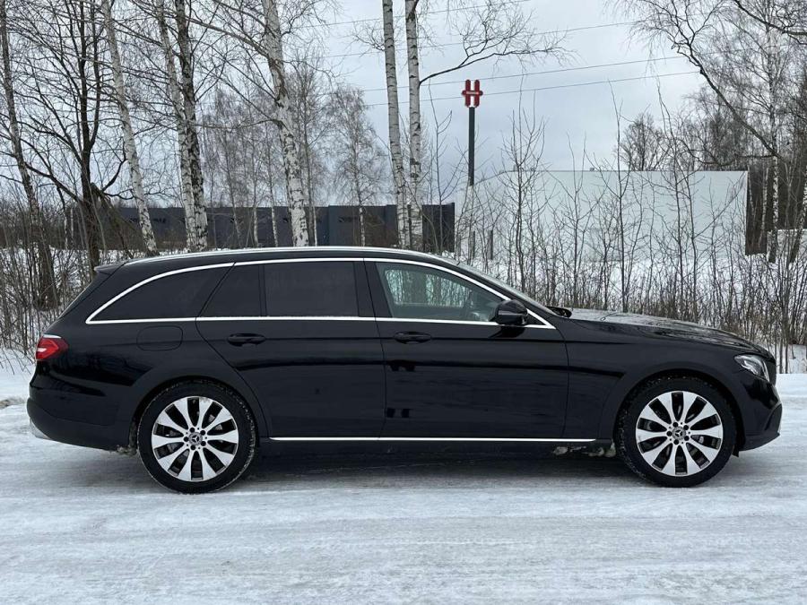 Melns Mercedes-Benz E-Class 2017 Kauņa, ar dzinēja tilpumu 2.20 L un nobraukumu 242 tūkst. km par 17950 €, foto 9 vietnē AUTOMOTO.COM.LV