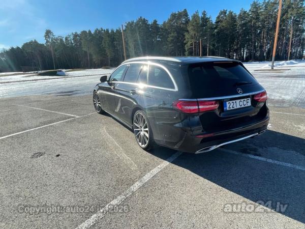 Melns Mercedes-Benz E-Class 2017 Tallina, ar dzinēja tilpumu 2.00 L un nobraukumu 191 tūkst. km par 22000 €, foto 4 vietnē AUTOMOTO.COM.LV