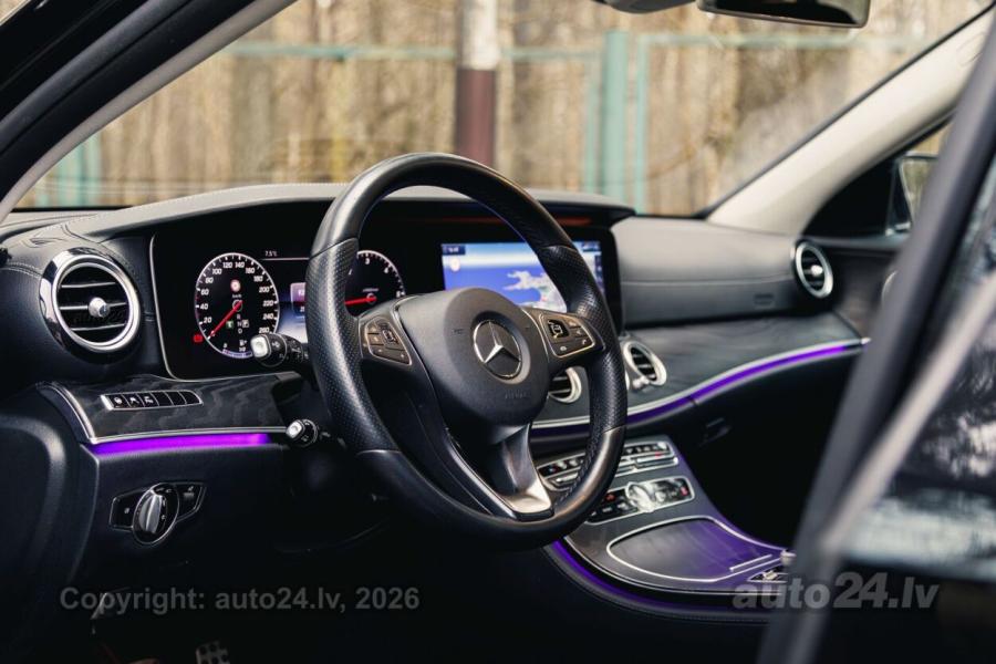 Black Mercedes-Benz E-Class 2017 in Tallinn, with an engine capacity of 2.00 L and mileage of 251 thousand km for 19500 €, photo 4 on AUTOMOTO.COM.LV