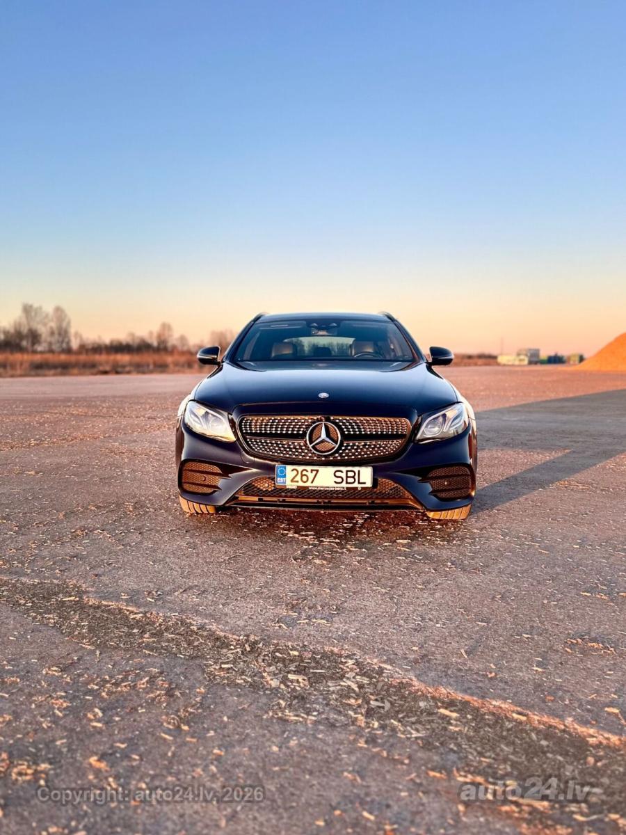 Black Mercedes-Benz E-Class 2017 in Tallinn, with an engine capacity of 3.00 L and mileage of 248 thousand km for 28000 €, photo 18 on AUTOMOTO.COM.LV