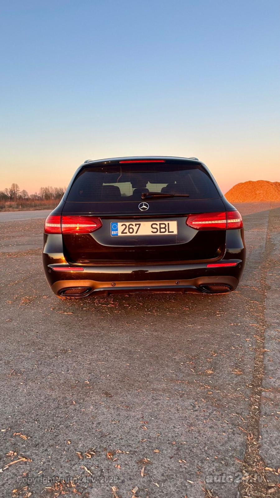 Black Mercedes-Benz E-Class 2017 in Tallinn, with an engine capacity of 3.00 L and mileage of 248 thousand km for 28000 €, photo 21 on AUTOMOTO.COM.LV