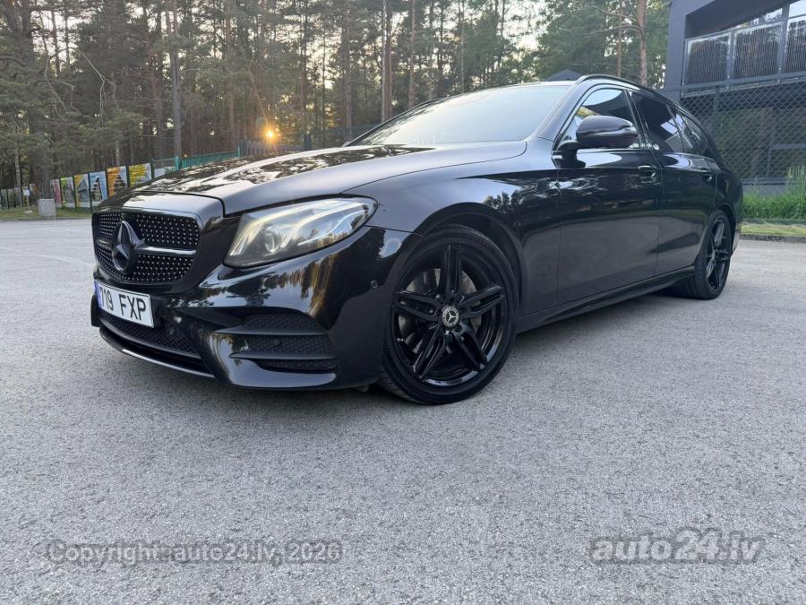 Melns Mercedes-Benz E-Class 2017 Tallina, ar dzinēja tilpumu 2.00 L un nobraukumu 296 tūkst. km par 19500 €, foto 1 vietnē AUTOMOTO.COM.LV