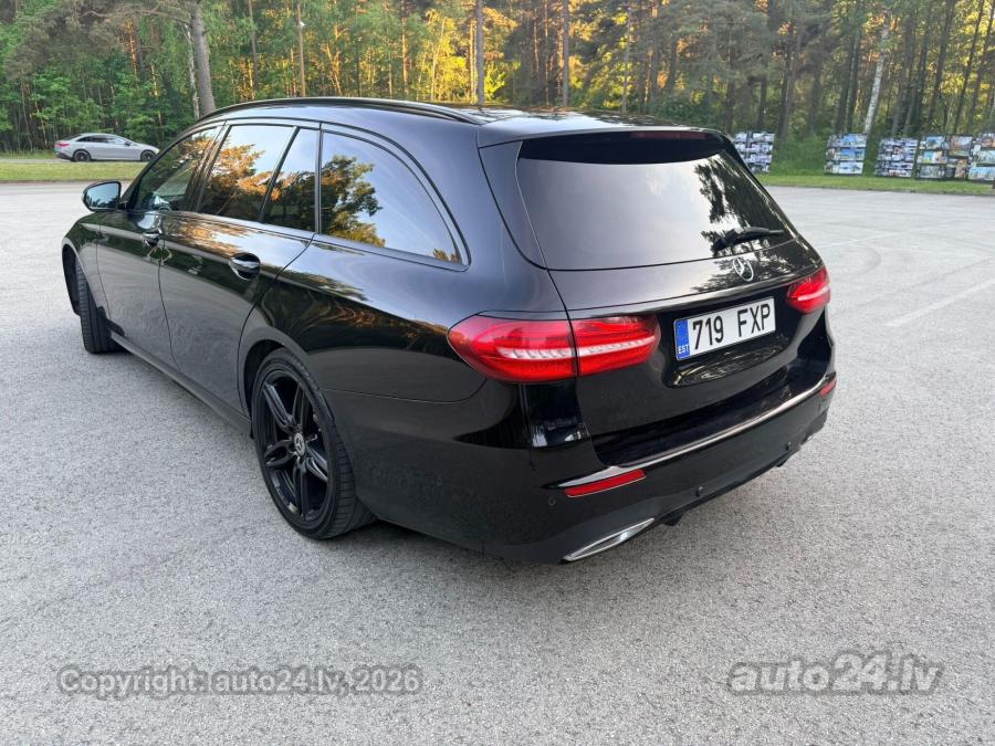 Melns Mercedes-Benz E-Class 2017 Tallina, ar dzinēja tilpumu 2.00 L un nobraukumu 296 tūkst. km par 19500 €, foto 3 vietnē AUTOMOTO.COM.LV