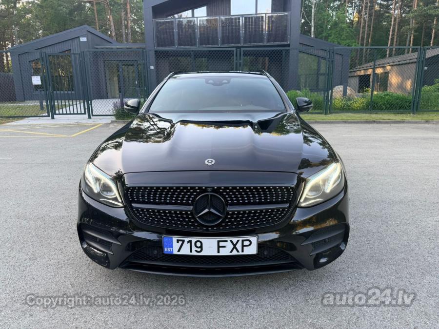 Melns Mercedes-Benz E-Class 2017 Tallina, ar dzinēja tilpumu 2.00 L un nobraukumu 296 tūkst. km par 19500 €, foto 4 vietnē AUTOMOTO.COM.LV