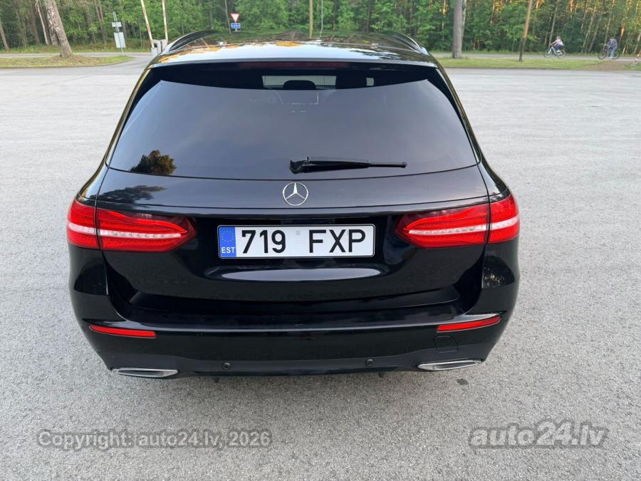 Melns Mercedes-Benz E-Class 2017 Tallina, ar dzinēja tilpumu 2.00 L un nobraukumu 296 tūkst. km par 19500 €, foto 8 vietnē AUTOMOTO.COM.LV