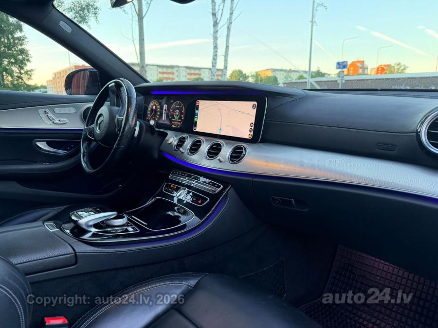 Melns Mercedes-Benz E-Class 2017 Tallina, ar dzinēja tilpumu 2.00 L un nobraukumu 296 tūkst. km par 19500 €, foto 12 vietnē AUTOMOTO.COM.LV