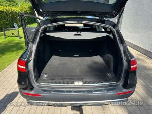 Black Mercedes-Benz E-Class 2017 in Tallinn, with an engine capacity of 2.00 L and mileage of 269 thousand km for 17000 €, photo 8 on AUTOMOTO.COM.LV