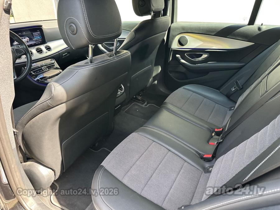 Black Mercedes-Benz E-Class 2017 in Tallinn, with an engine capacity of 2.00 L and mileage of 269 thousand km for 17000 €, photo 12 on AUTOMOTO.COM.LV