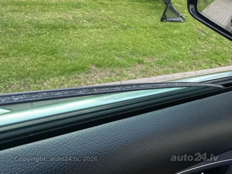 Black Mercedes-Benz E-Class 2017 in Tallinn, with an engine capacity of 2.00 L and mileage of 269 thousand km for 17000 €, photo 23 on AUTOMOTO.COM.LV