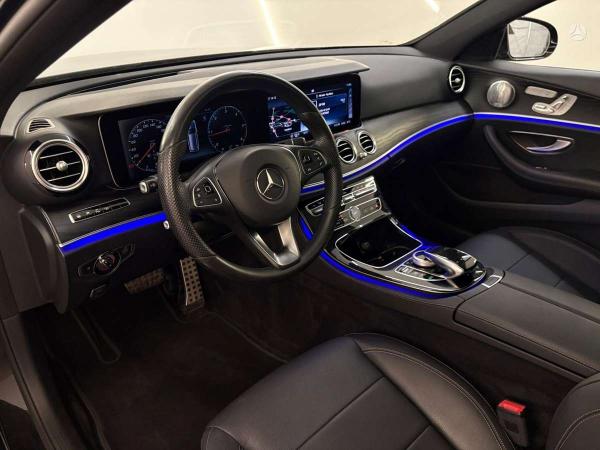 Black Mercedes-Benz E-Class 2017 in Marijampole, with an engine capacity of 1.95 L and mileage of 232 thousand km for 21650 €, photo 2 on AUTOMOTO.COM.LV